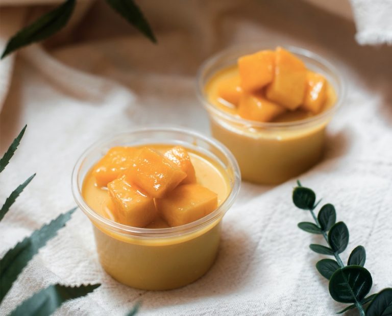 Homemade Mango Frozen Yogurt Recipe - Super Easy and Delicious